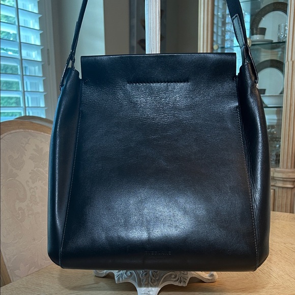 Everlane | Bags | Everlanes The Form Leather Bag | Poshmark